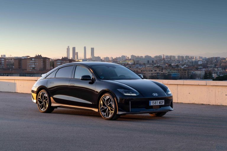 10 carros elétricos com maior autonomia 2025 | Caetano Retail